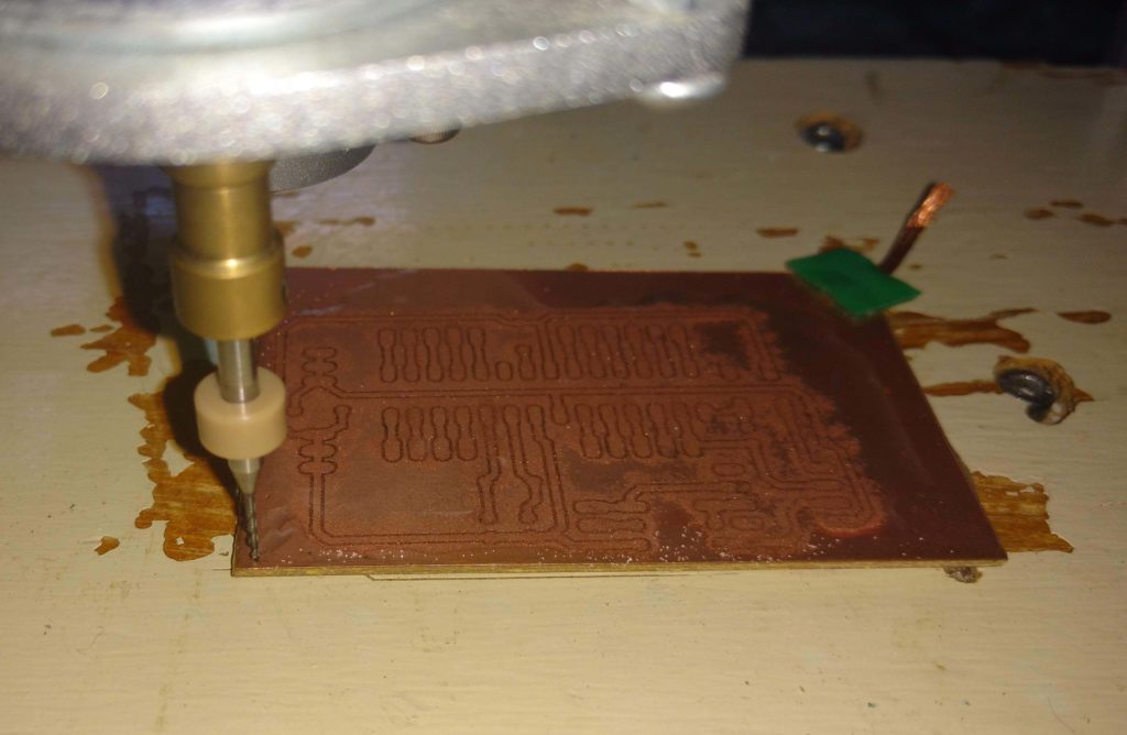 Milling PCBs with the Arduino T8 CNC - Dragão sem Chama